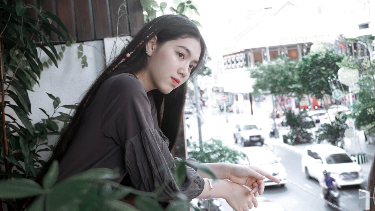 Tân Hoa khôi ĐH Tôn Đức Thắng cao 1m72, sở hữu mái tóc dài thướt tha